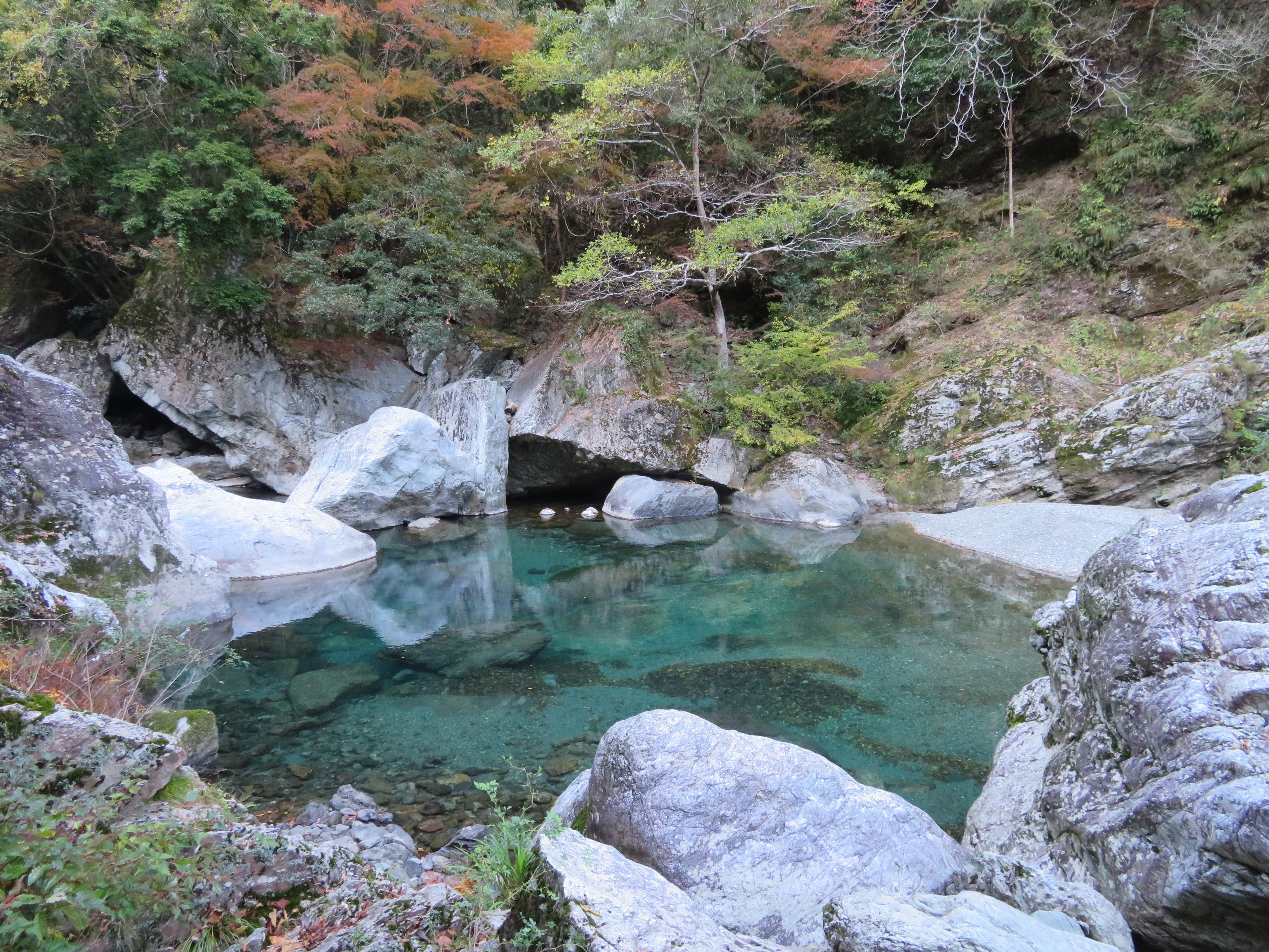 Nakatsu Gorge: strength of stone versus power of water – Jigsaw Japan